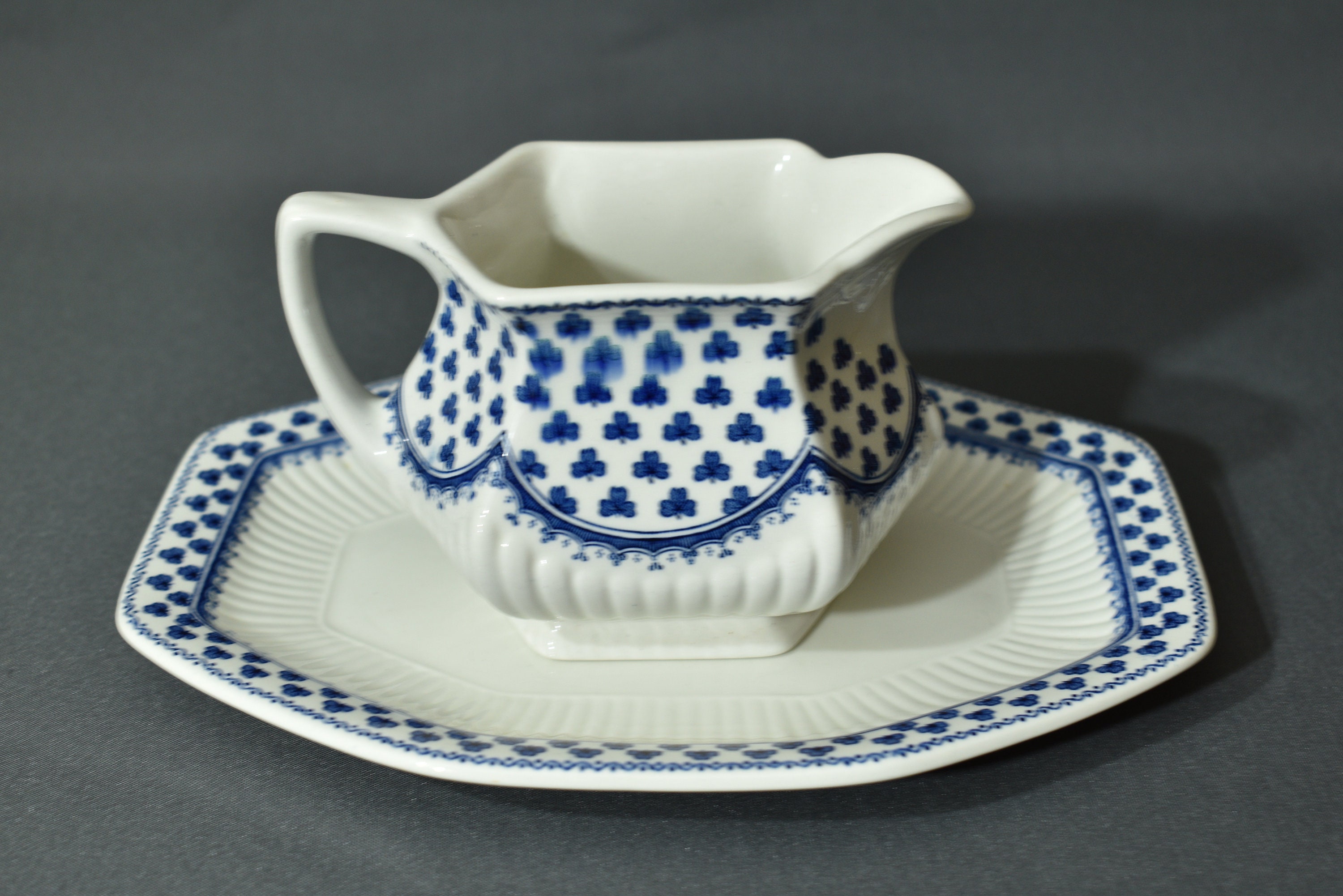 Sugar Bowls Home & Living Sugar Bowls & Creamers Blue Shamrocks English ...