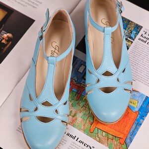 Spring in Baby Blue Leather | Women Swing Dance Shoes | Vintage Shoes ...
