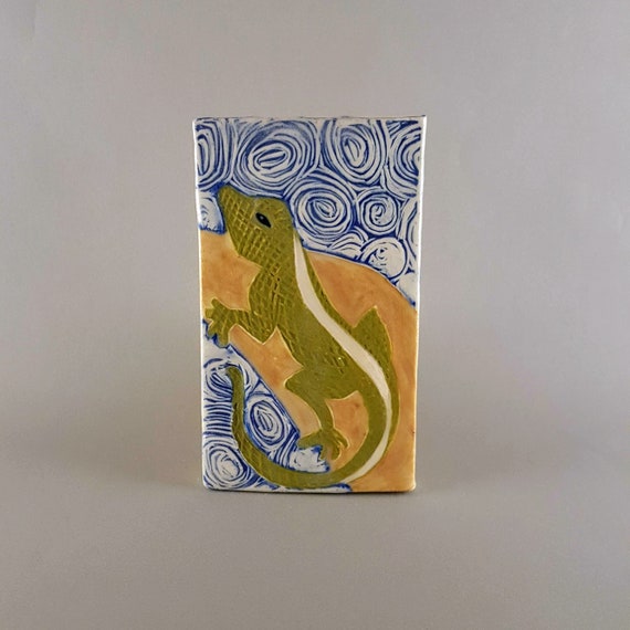 Green Lizard With a Textured Sky Tile - Etsy