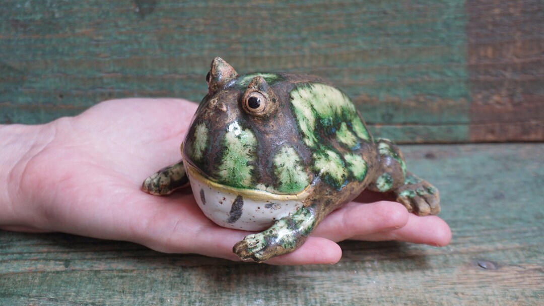 Ceramic Frog Figurine, Ceramic Sculpture Art, Cute Frog Statue, Pacman ...
