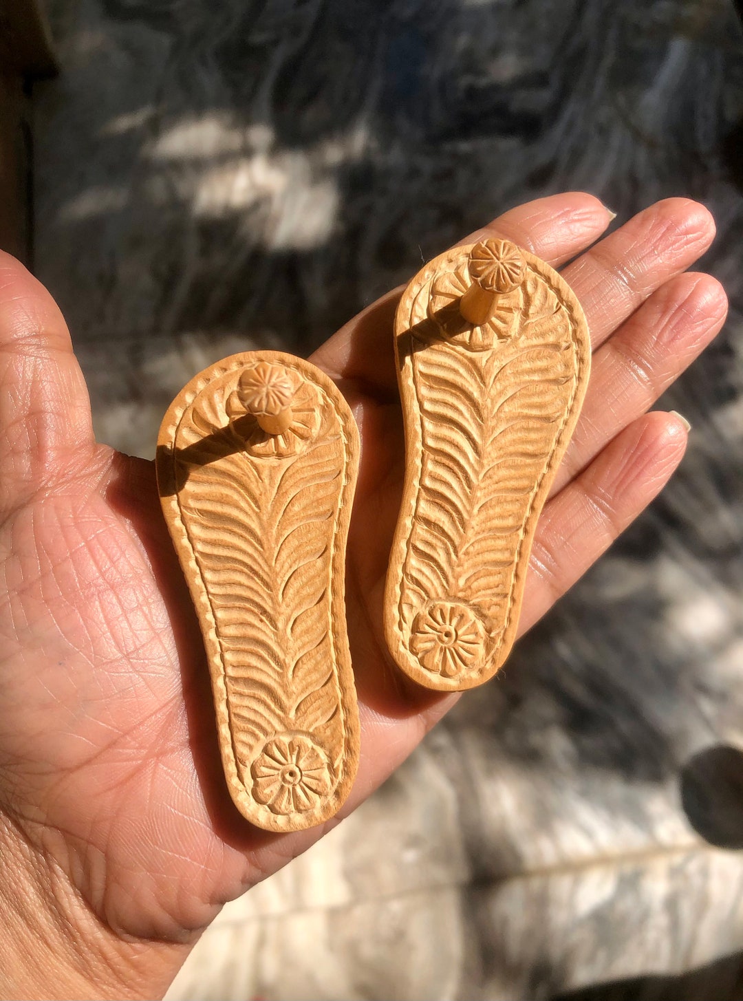 Kadamb Wood Hindu Religious Laxmi Lakshmi Devi/ Krishna Charan Paduka ...