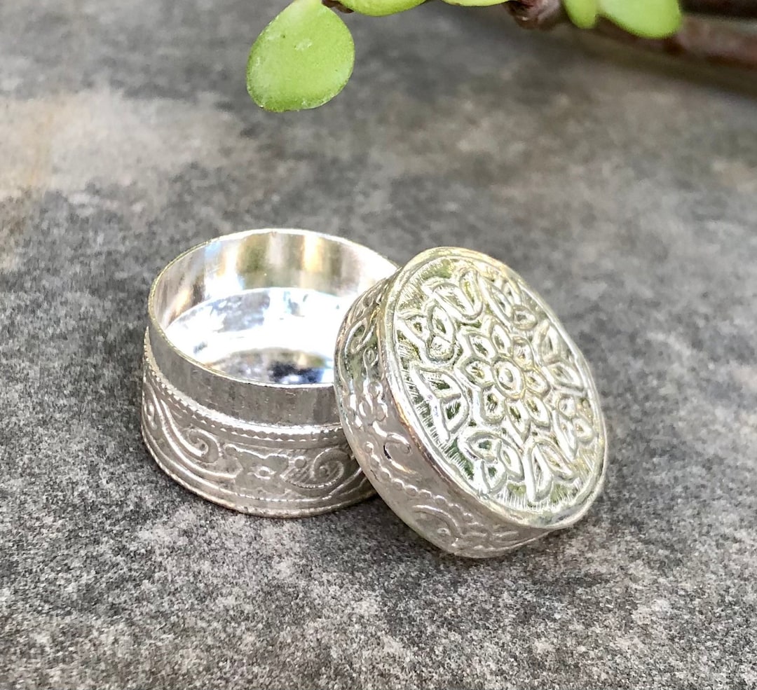 925 Silver Handmade Trinket Kajal Casket Jewelry Box , Surma Kumkum ...