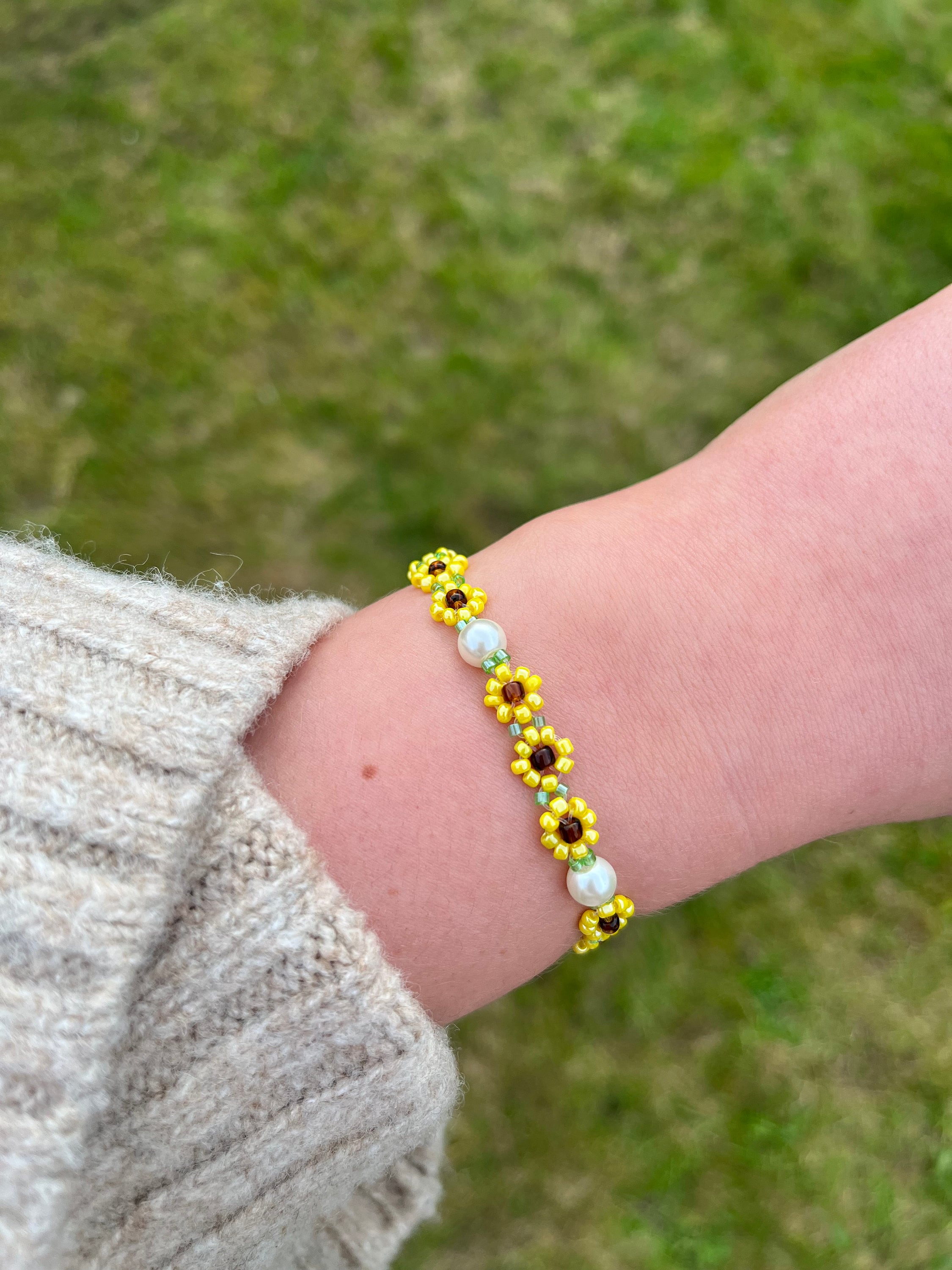 Sunflower Bracelet, Beaded Sunflower and Daisy Bracelet, Pearl ...