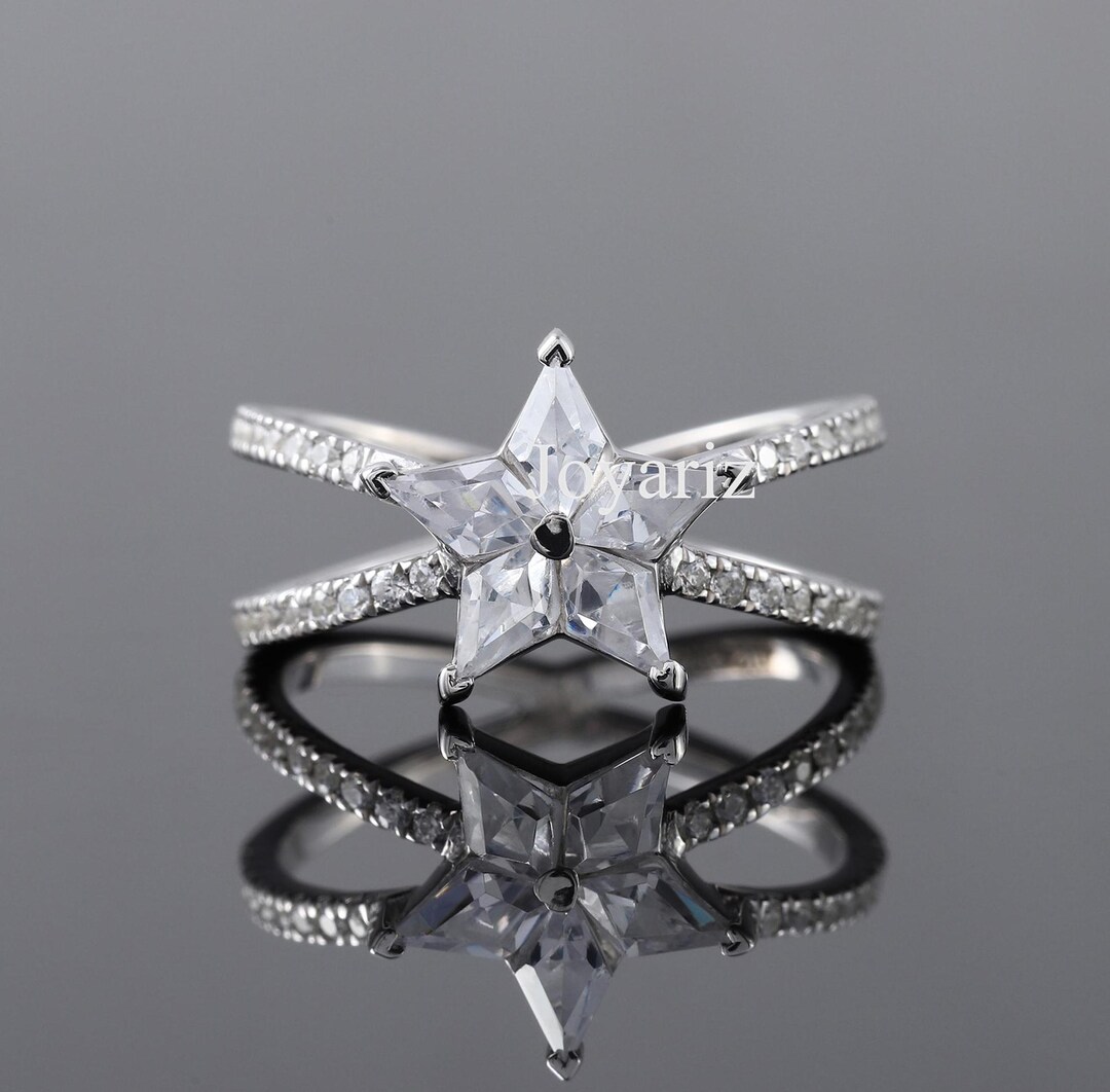 Criss Cross Star Shape Wedding Band, Kite & Round Cut Moissanite ...
