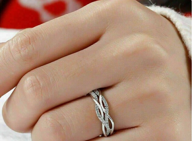 Intertwined Wedding Band, Twisted Diamond Engagement Ring , Round Cut ...