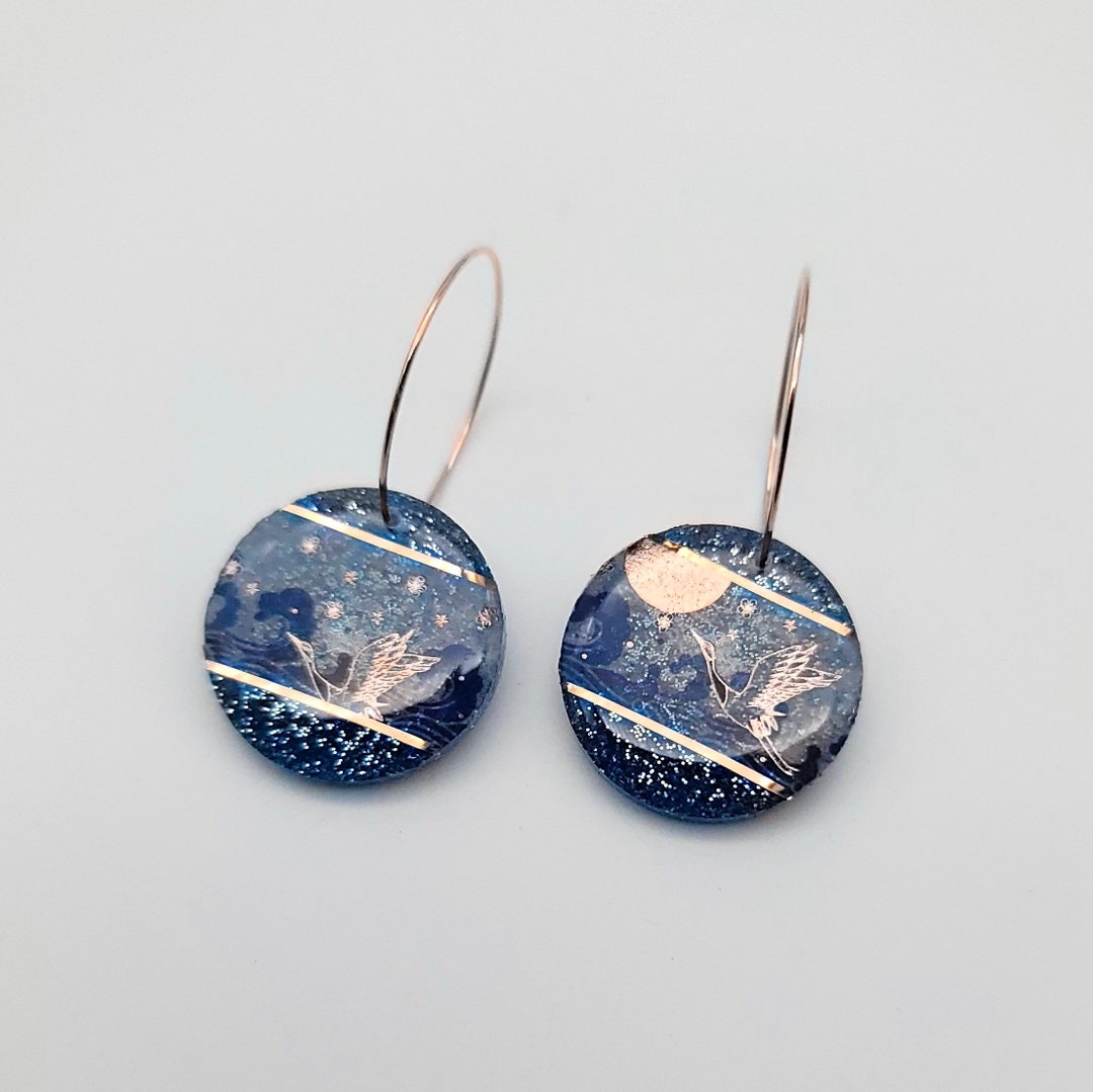 Gorgeous Blue Japanese Crane Resin Round Shaped Hoop Resin Earrings ...