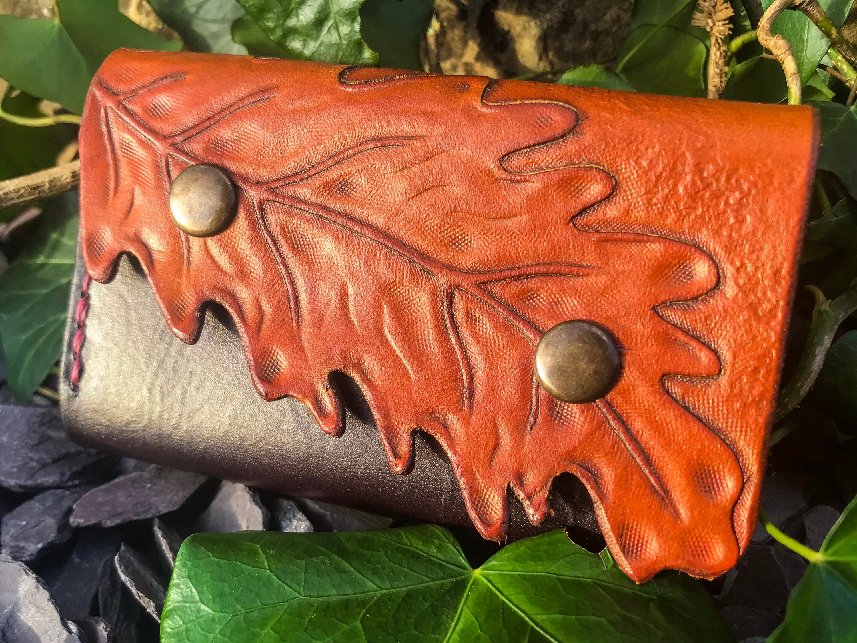Custom Leather Leaf Purse Wallet Bespoke Handmade Carved Tooled Purse ...