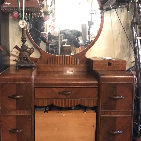 Waterfall Vanity - Etsy