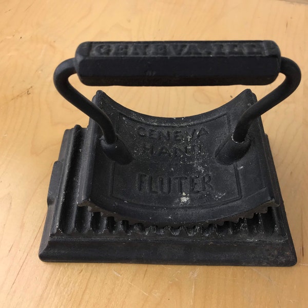 Antique Flutter Iron - Etsy