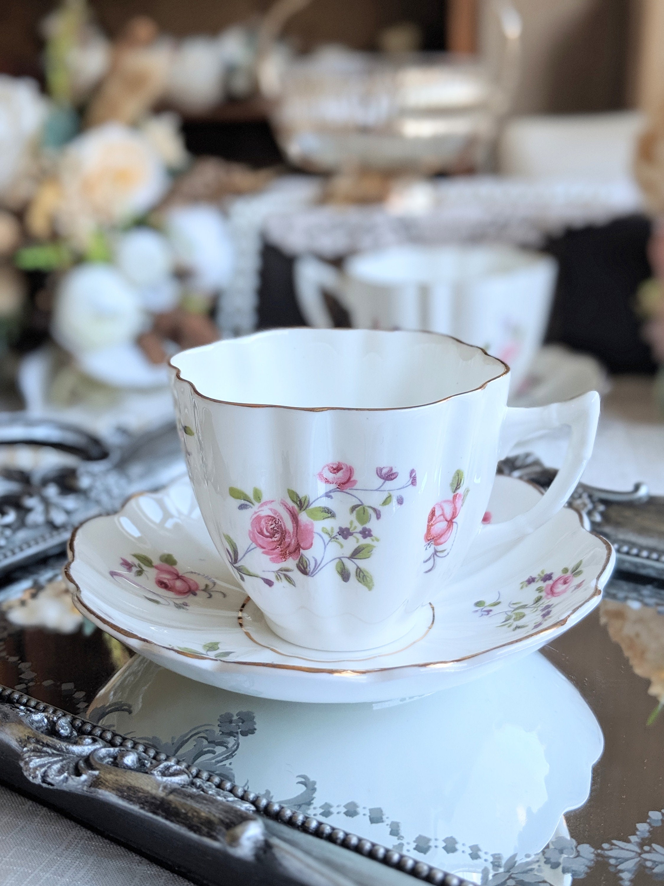 Pretty Vintage Victoria Pink Roses Victorian Scalloped Shape - Etsy