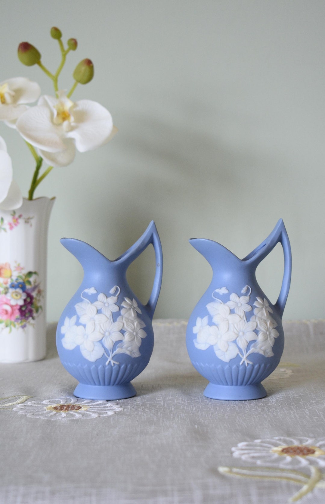 Pair of Vintage Foreign Pate-sur-pate Cameo White 3D Flower on Blue ...