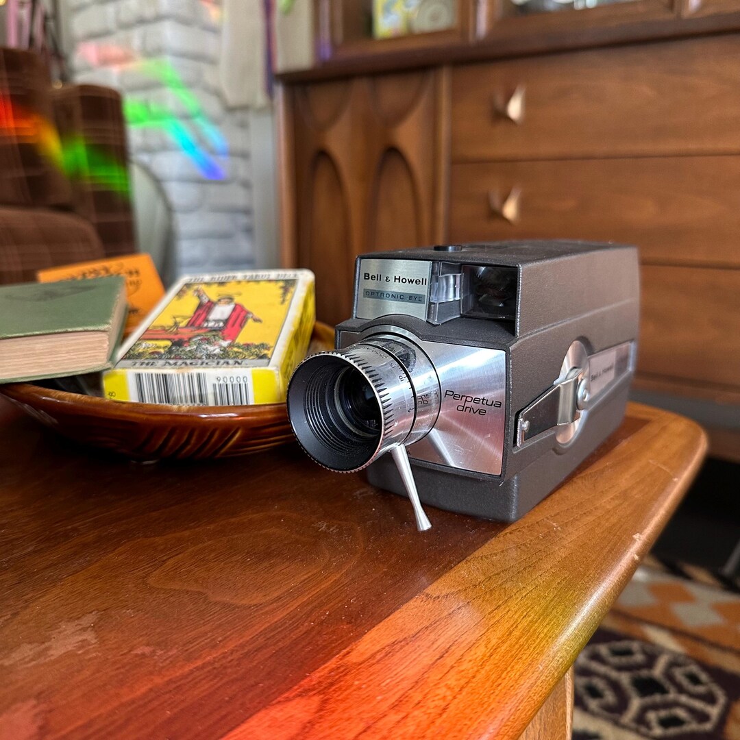 Vintage Bell & Howell Electric Eye 8mm Cine Movie Camera Untested Prop ...