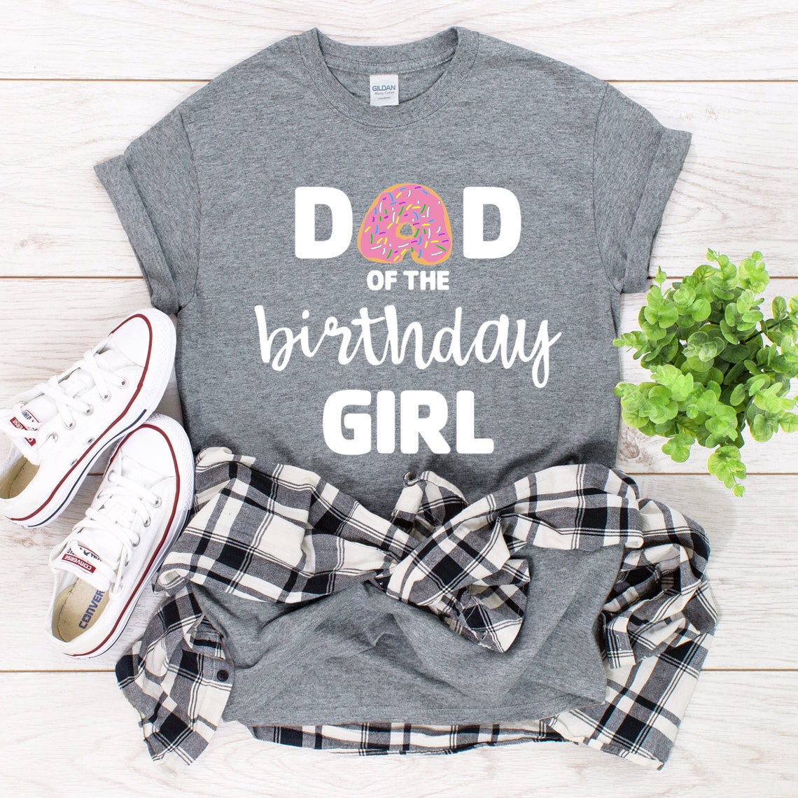 Donut Mum/ Mom/ Dad of the Birthday Girl T-shirt - Etsy Australia