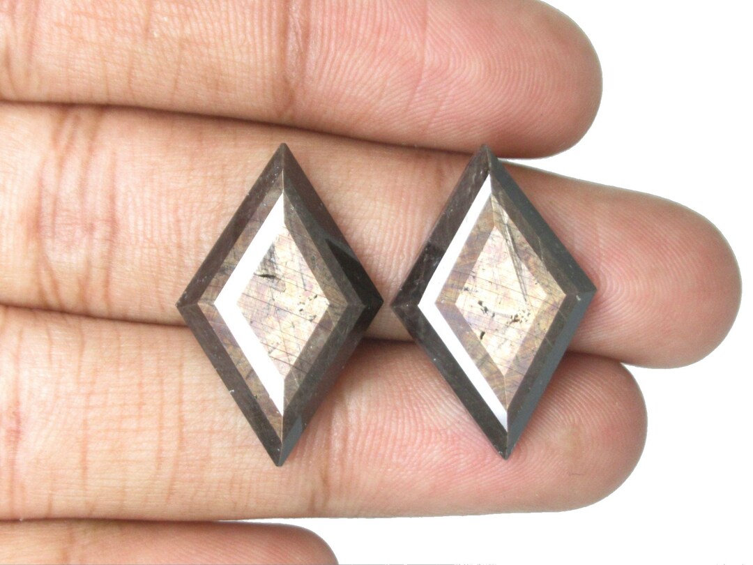 Natural Sapphire Gemstones, Rhombus-shape, Faceted-cut Gemstone, Bronze ...
