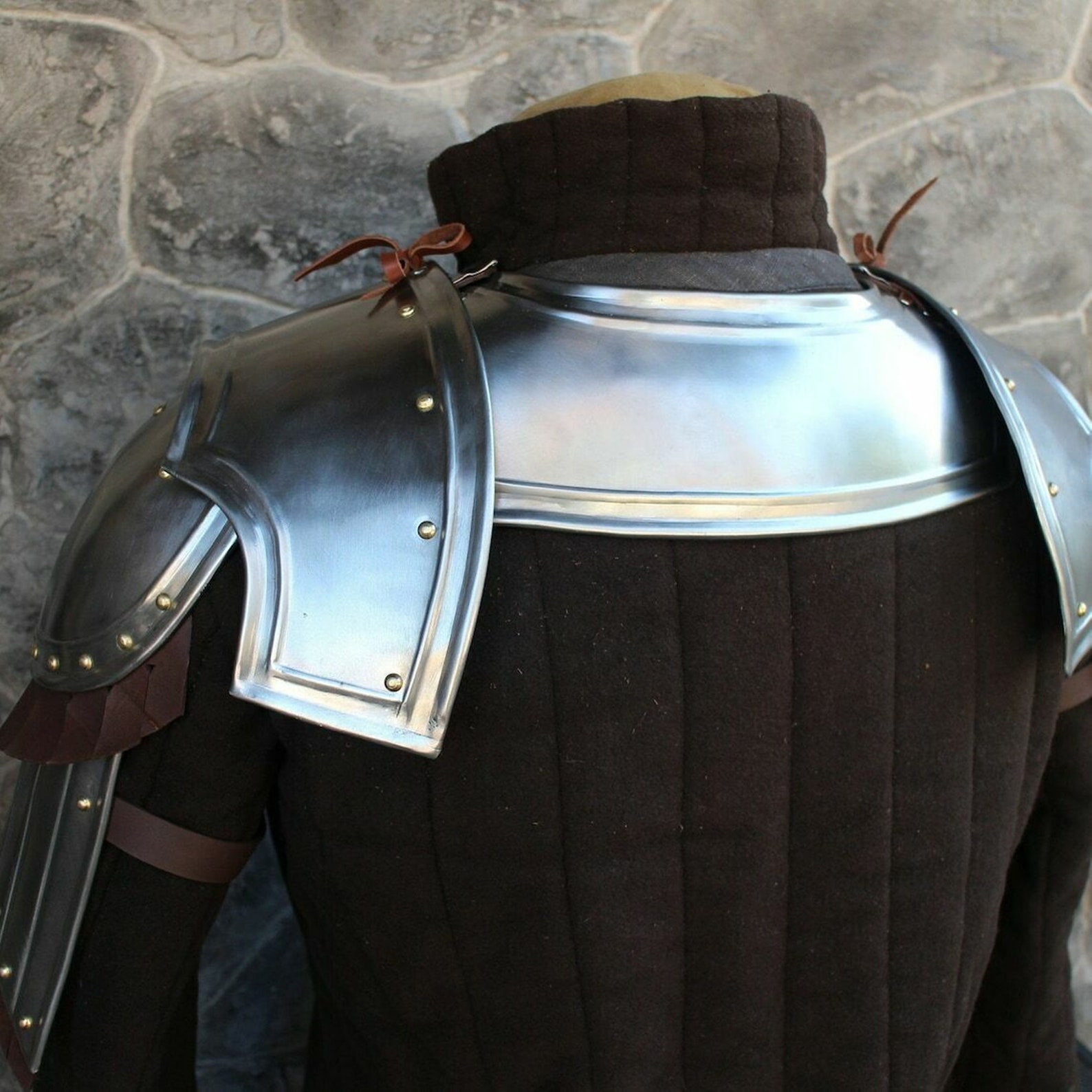 Medieval Steel LARP Pauldrons and Gorget Set - Etsy