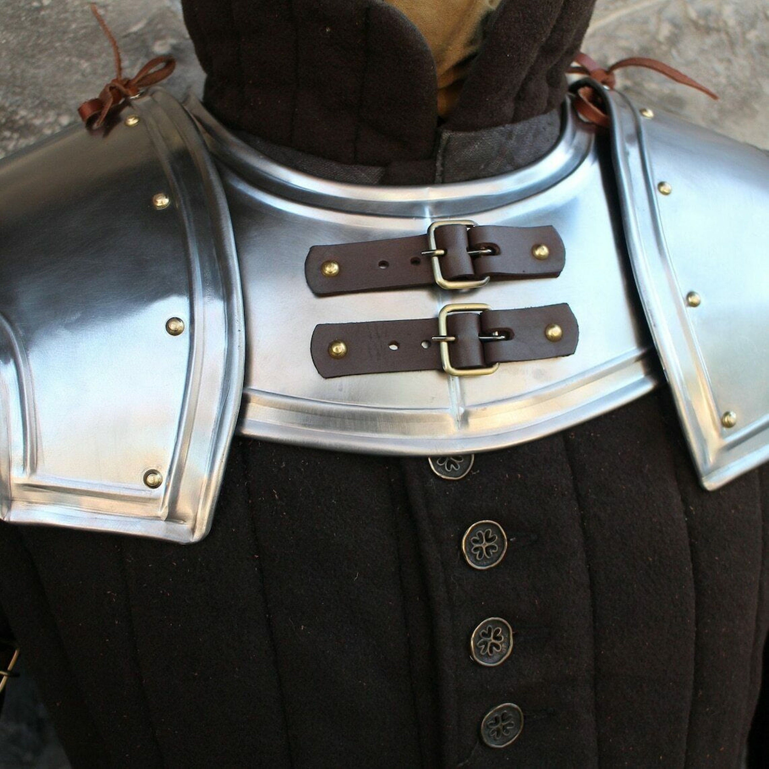 Medieval Steel LARP Pauldrons and Gorget Set | Etsy