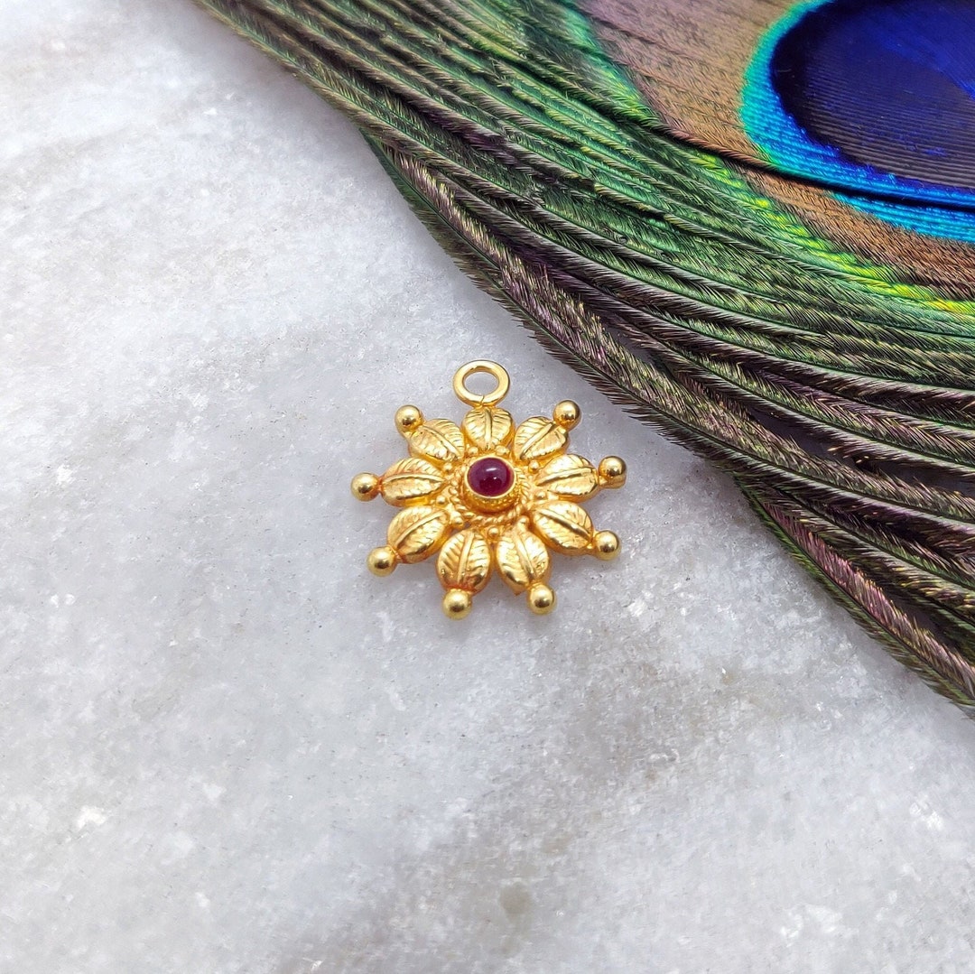 18k Gold Handmade Pendant Size 17x15mm • Floral Design Gold Designer ...