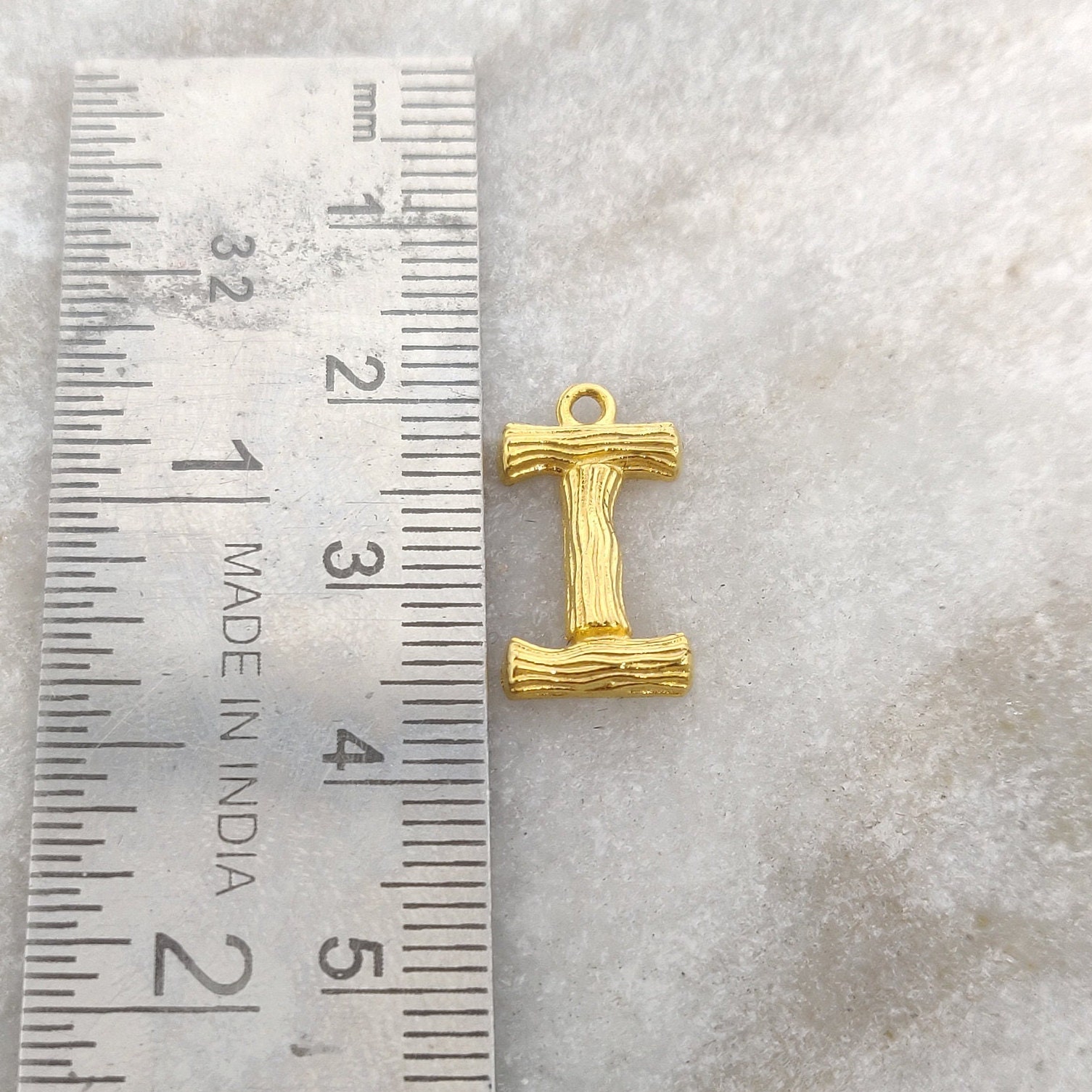 18K Solid Yellow Gold 'I' Initial Letter Pendant - Etsy