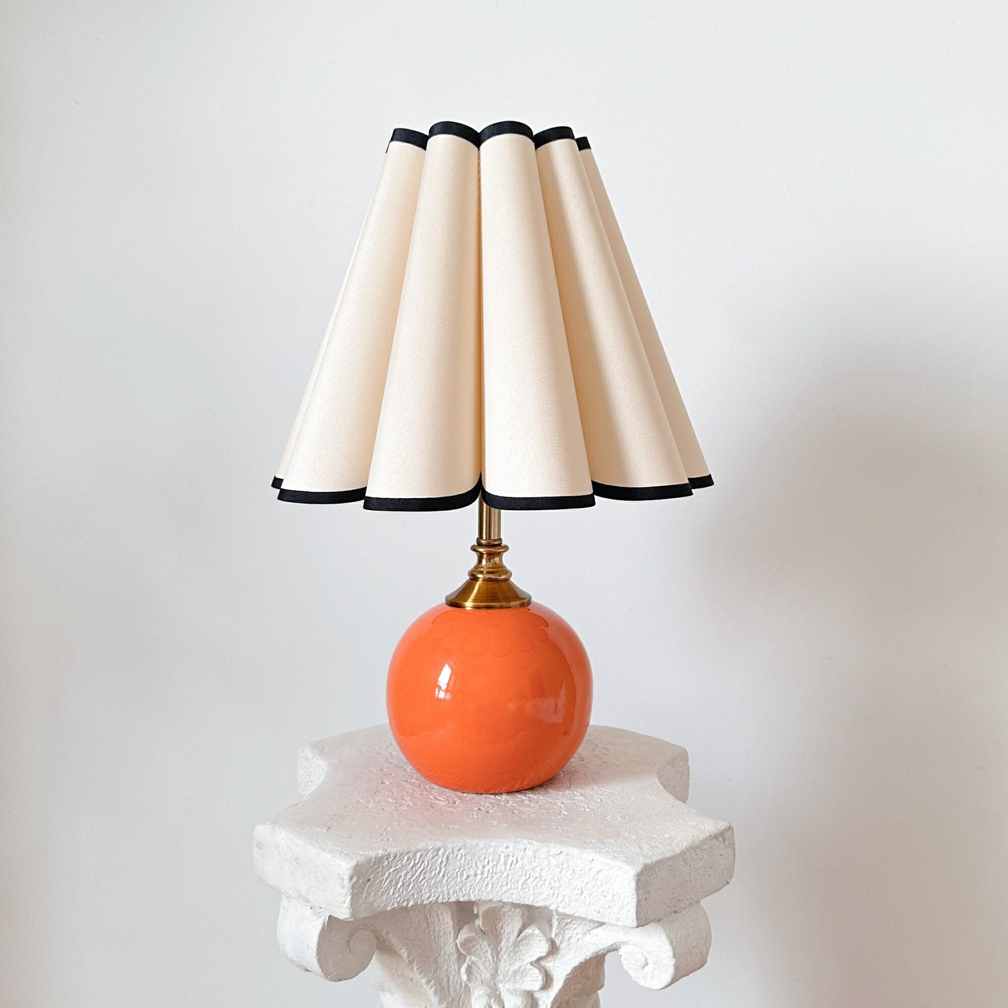 Handmade Orange Ceramic Table Lamp 110-250V Pleated Scallop Black Trim ...