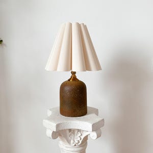 Handmade Vintage Brown Stoneware Table Lamp 110-240v, Pleated Scallop ...