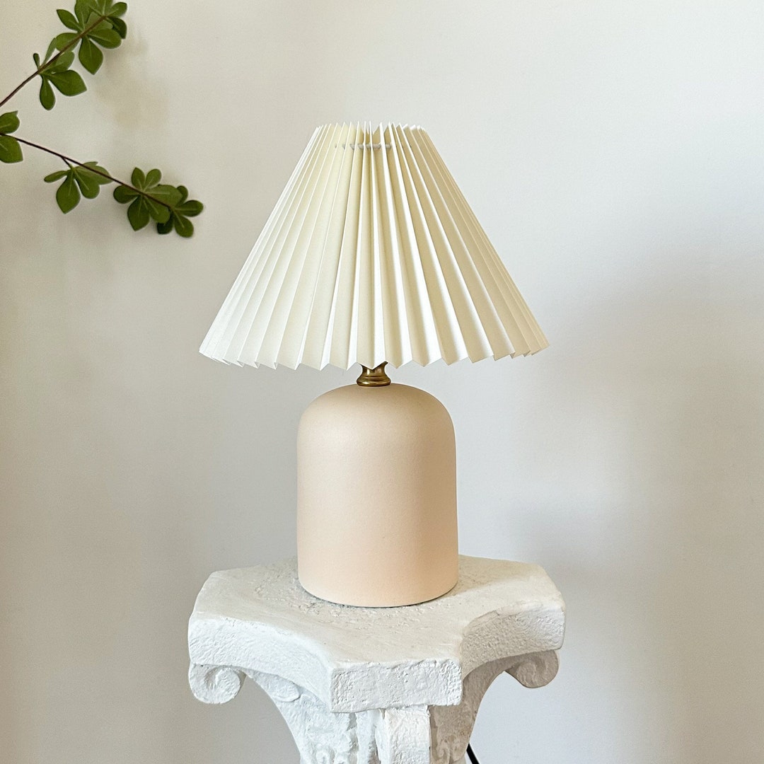 Beige Ceramic Table Lamp Vintage Style Sturdy base 110-240v, Fabric ...