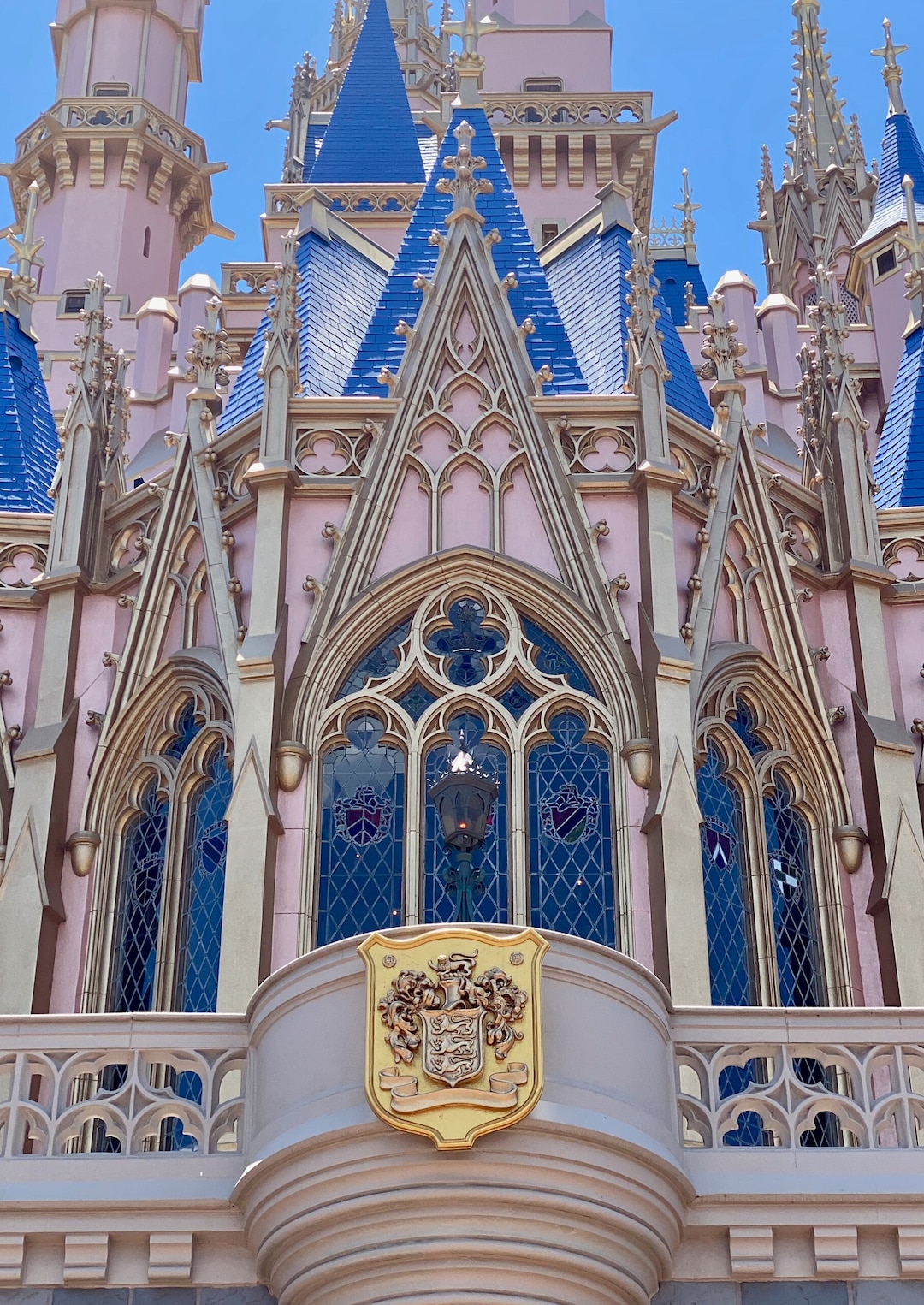 Walt Disney Family Crest on Cinderella Castle - Etsy