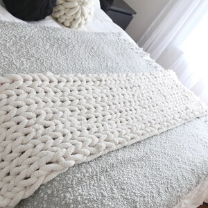Chunky Knit Bed Runner Blanket Pattern With Photos, How to Hand Knit ...