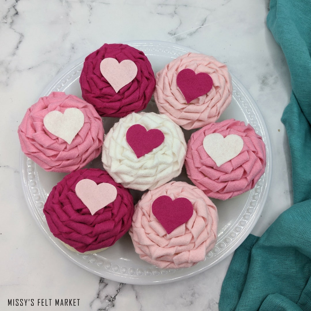 PINK Variety VANILLA Cupcakes for Valentine's Day Pretend Play ...