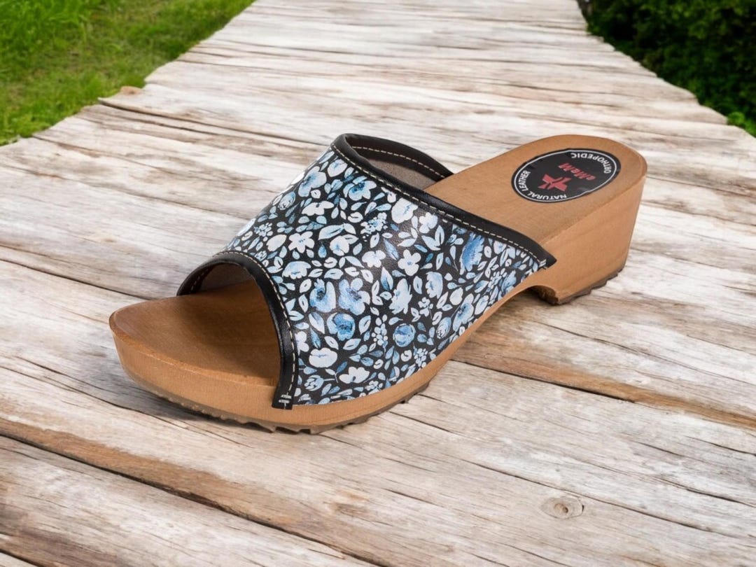 Beautiful Clogs Sandals Swedish Clogs Elegant Ladies Leather Wood Clogs ...