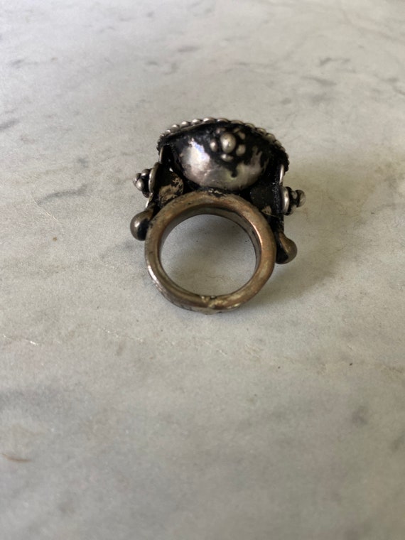 Incredible Old Indian ring with Rupee from the 1940’s. - Gem