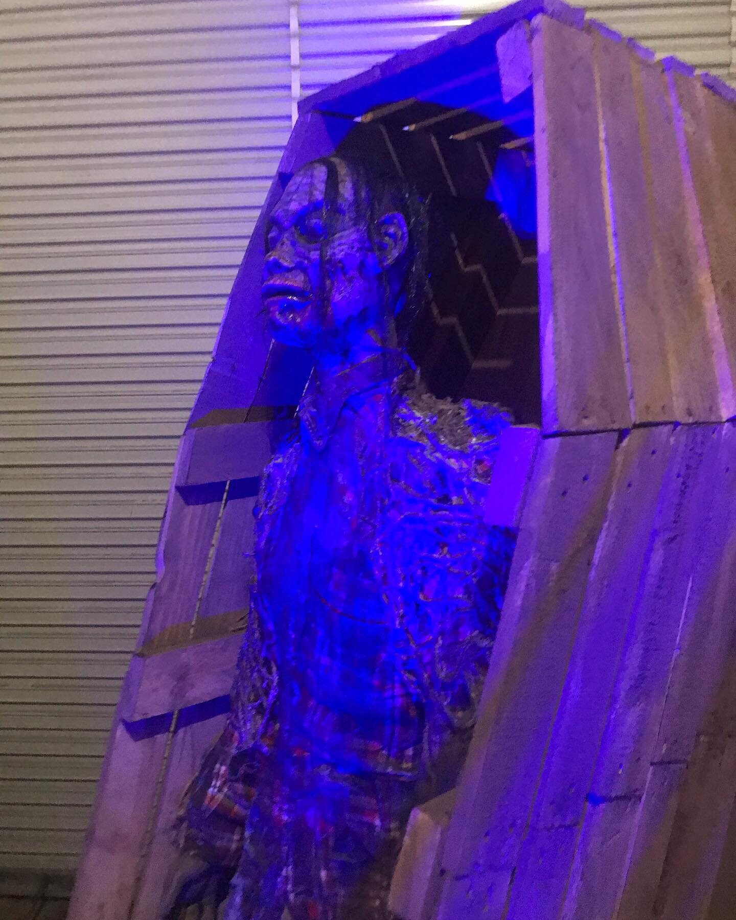 Animatronic Coffin Lifter (unearthed) - Etsy