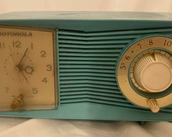 1950’s Style Clock Radio - Etsy