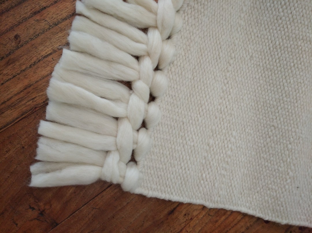 FLAT WOOL RUG With Fluffy Fringes , Handwoven Natural Wool Texture ...