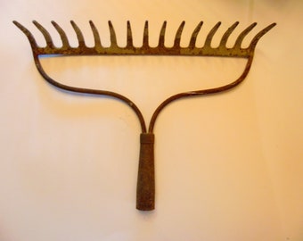 14 Tine Cast Iron Rake Head Twisted Wire Handle Top Rough Rusty ...