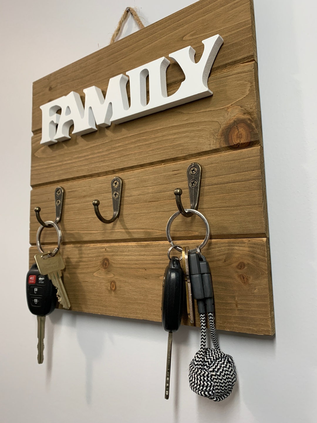Wooden Keys and Dog Leash Holder, Family Wall Plaque With Hooks, Key ...