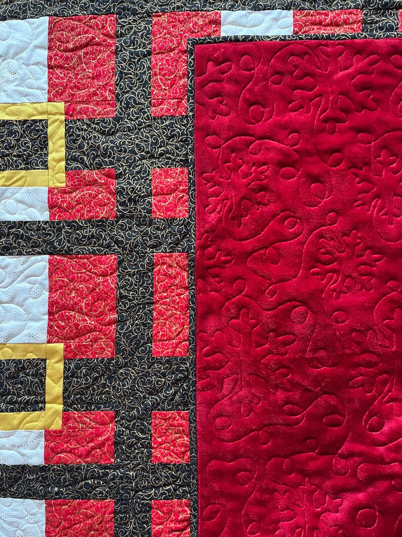 Santa Suit Quilt 58”x72” - Etsy