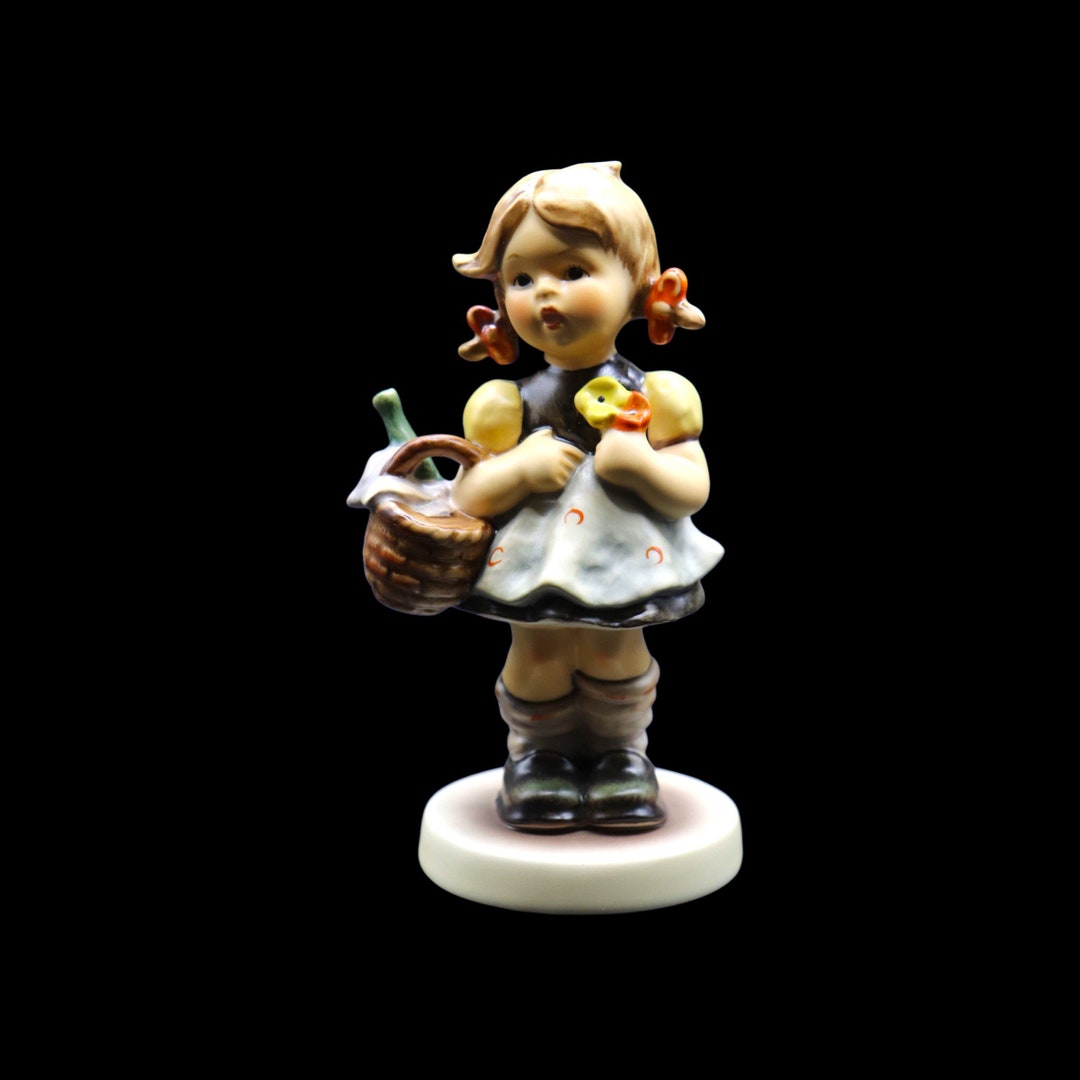 Goebel Hummel Porcelain little Visitor 563/0 Figurine With Original Box ...