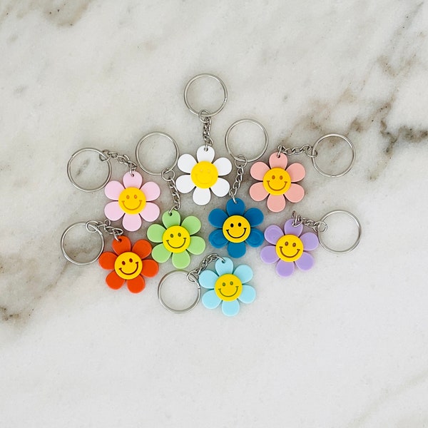 Daisy Keychain - Etsy
