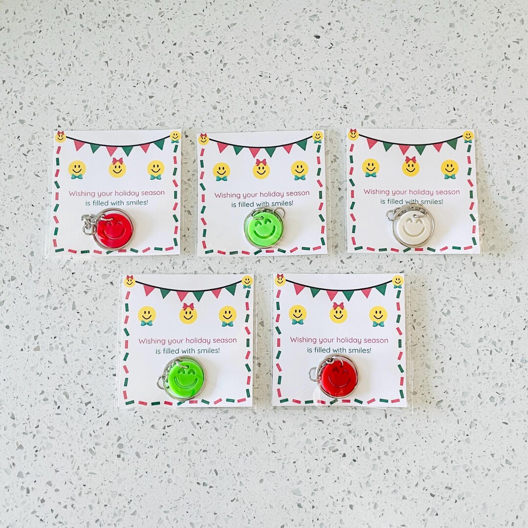 25 Pack of Holiday Smiley Keychains Student Gift From Teacher Student ...