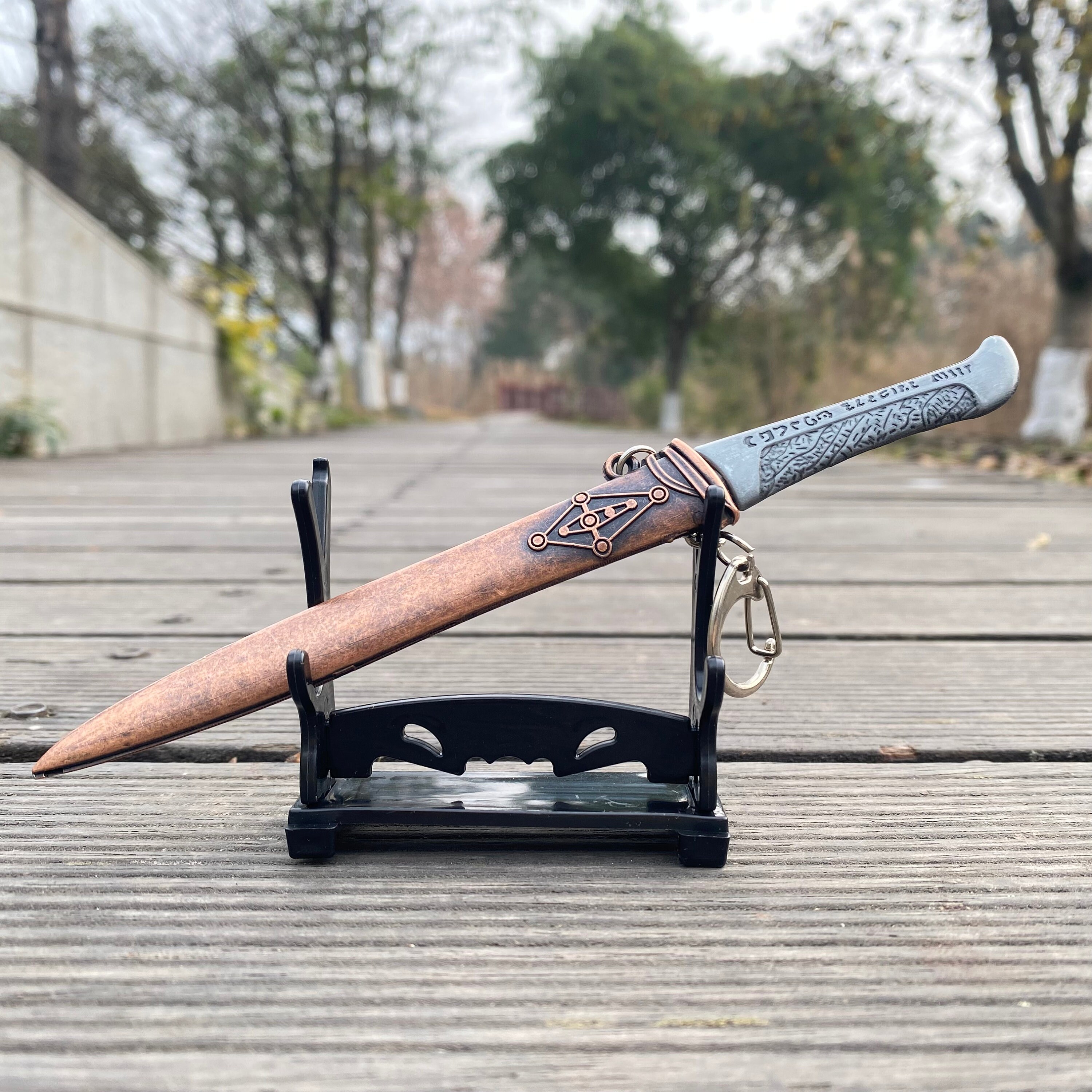 Dune Sandworm Tooth Dagger the Dune Crystal Fang Dagger Keychain Metal ...