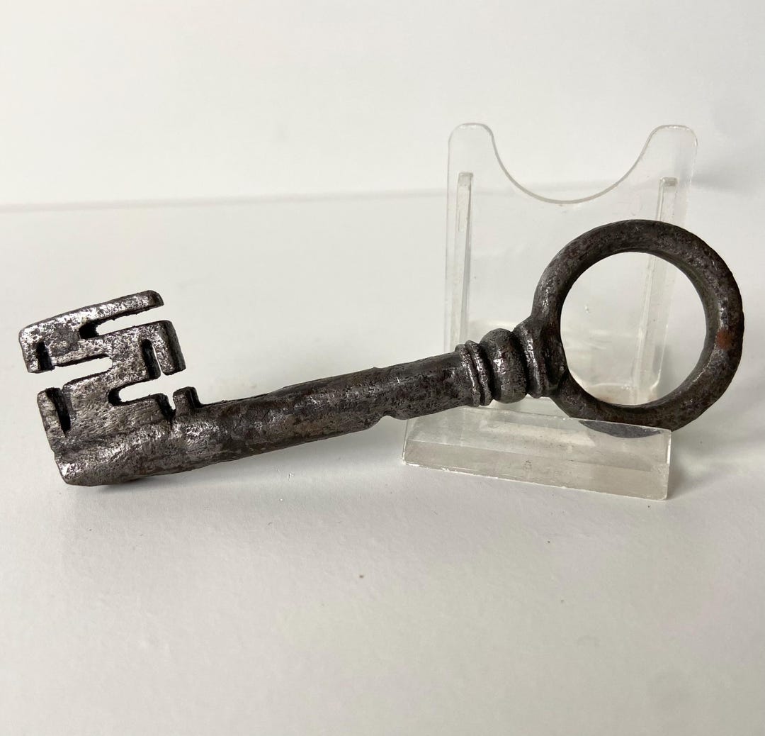 Beautiful Medieval Key - Early 15th Century - Archaeological Artefact ...