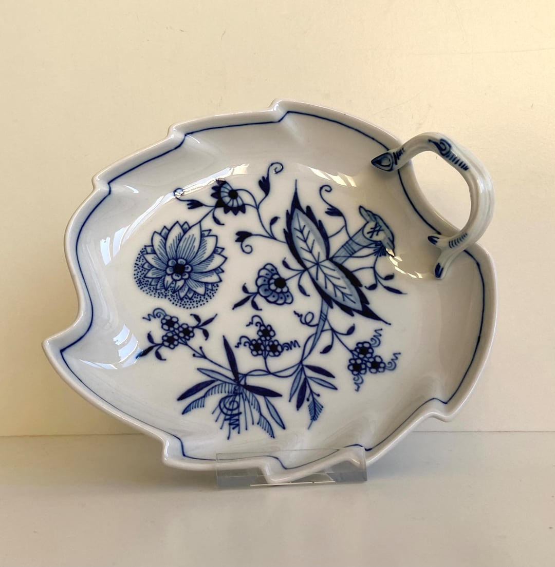 Meissen Porcelain Blue Onion Pattern Zwiebelmuster Leaf Shaped Dish ...
