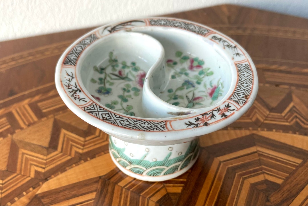 Chinese Porcelain - Tazza - Qing Dynastie - 19th Century - Guangxu Dynastie - Grasshoppers - Yin ...