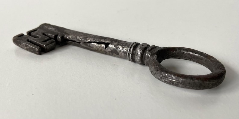 Beautiful Medieval Key - Early 15th Century - Archaeological Artefact ...
