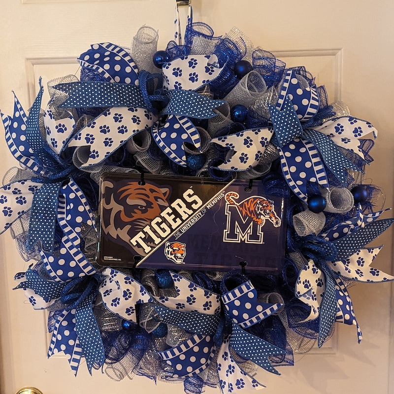 Tiger Wreath - Etsy