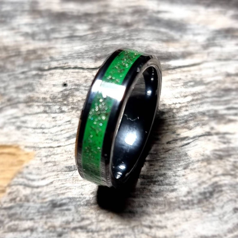Handmade Meteorite Alien Glow Ring - Etsy
