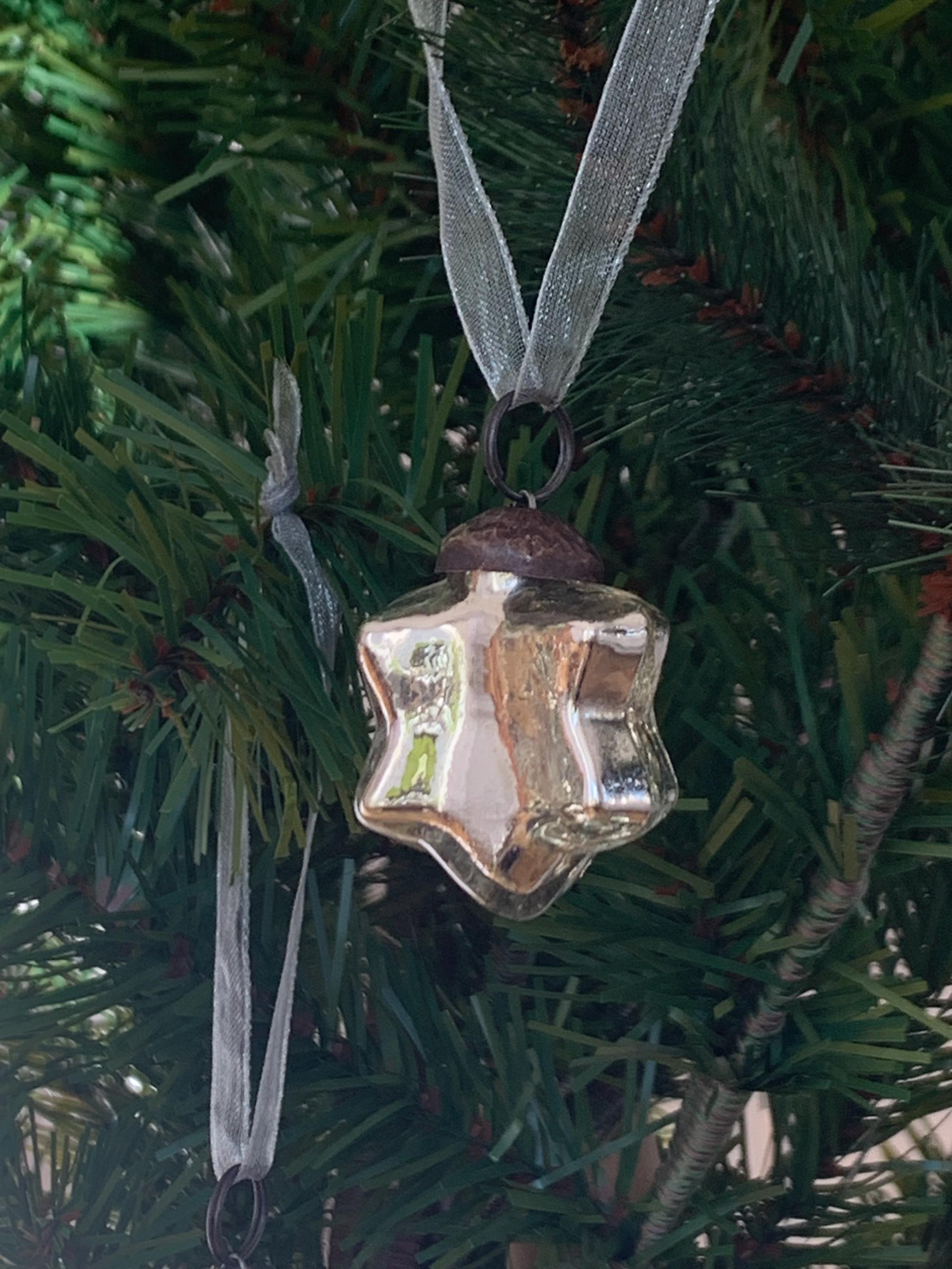 Set of 18 Handcrafted 4cm Glass Star Baubles in Gold, Silver, Clear ...