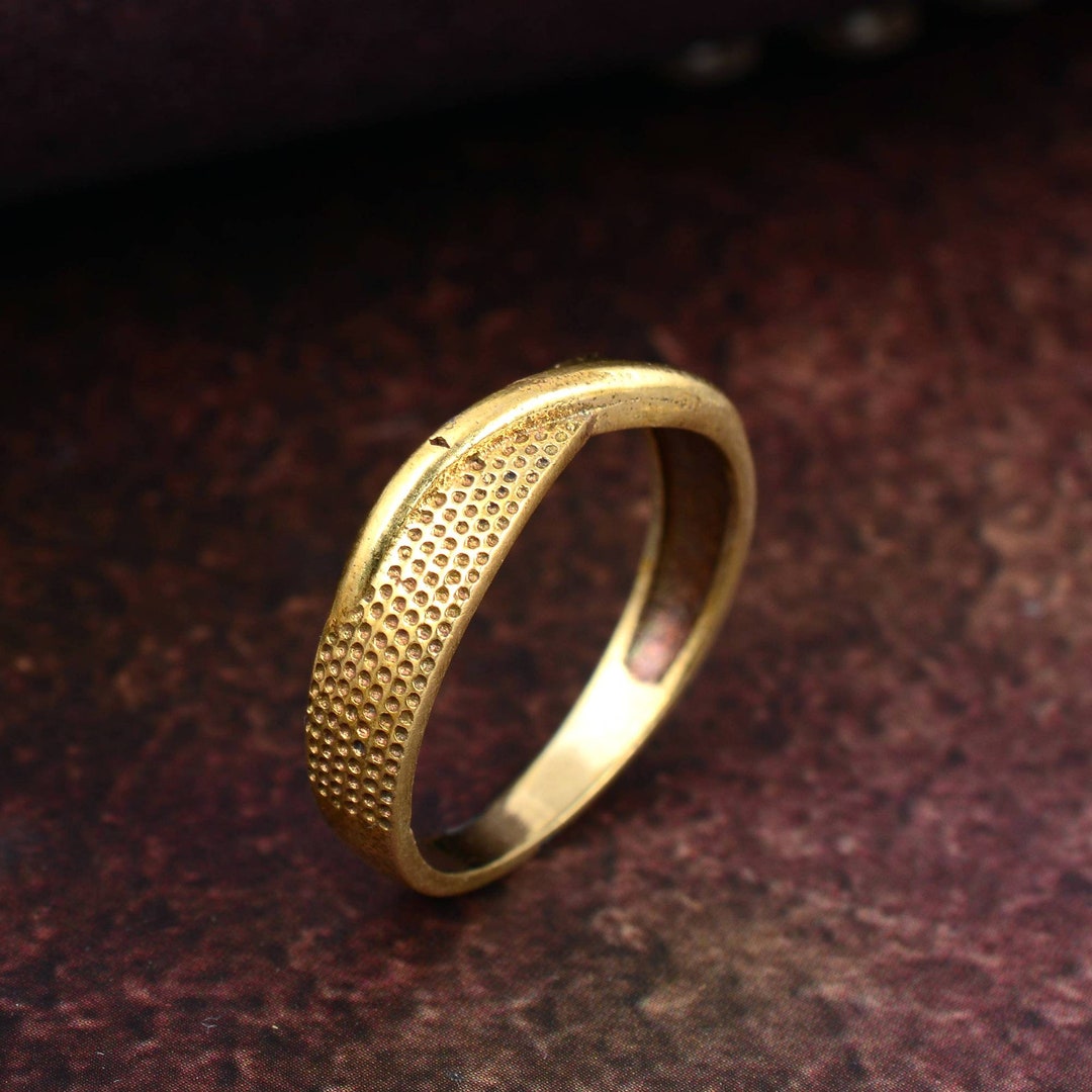 Brass Mobius Ring: Twist Knot Wedding Band - Etsy