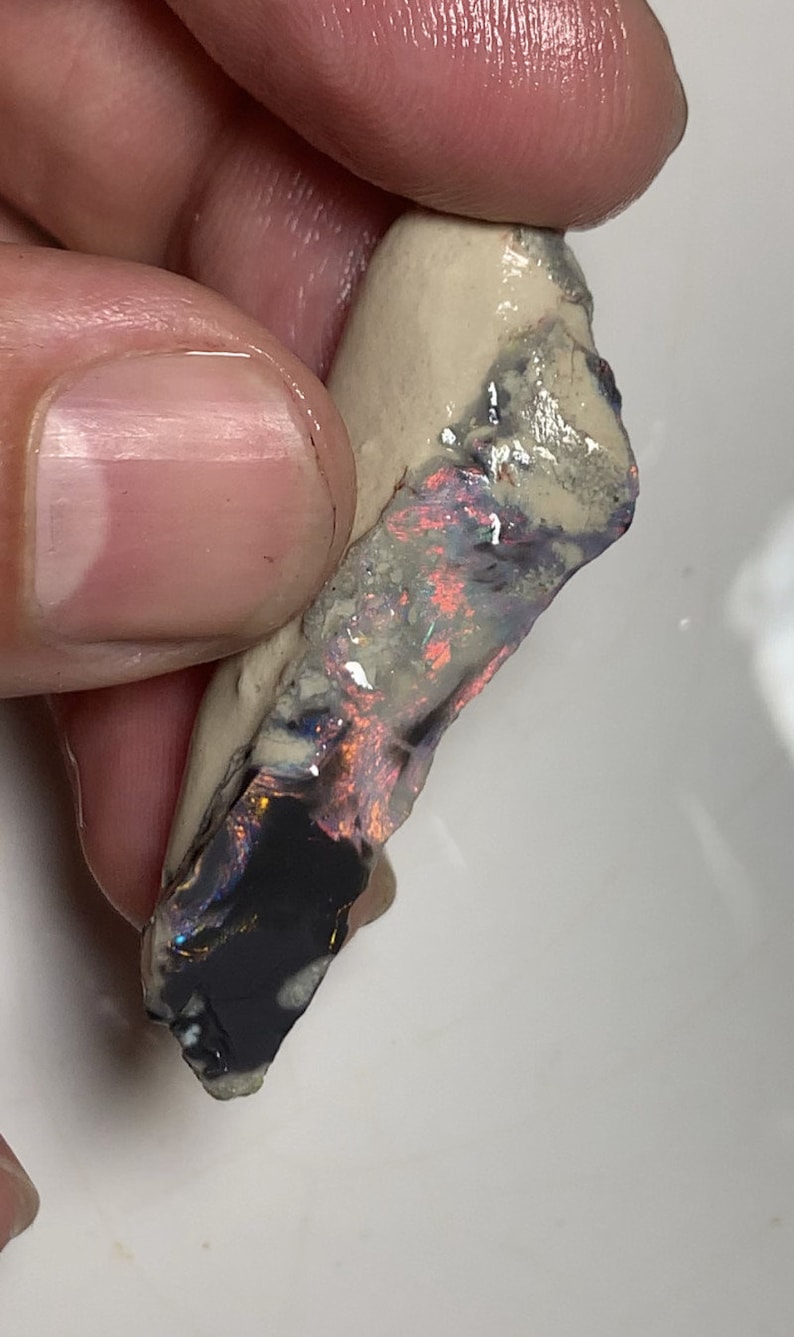 Australian Rough Mulga ® Red on Black Opal From Grawin 32ct Rubbed Seam ...