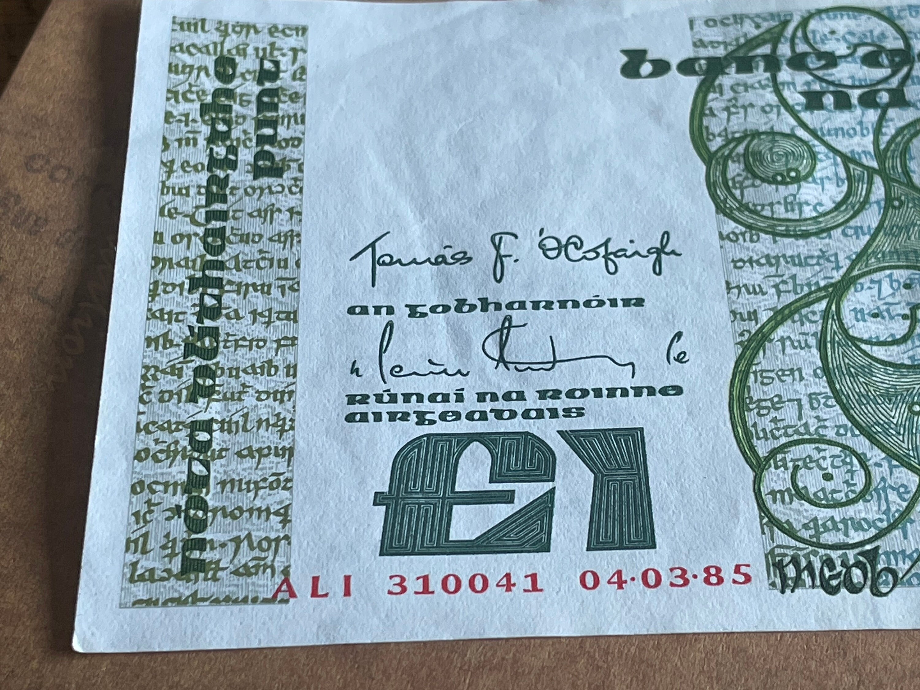 AUTHENTIC Irish Bank Notes Rare One Pound Vintage/antique Notes B ...